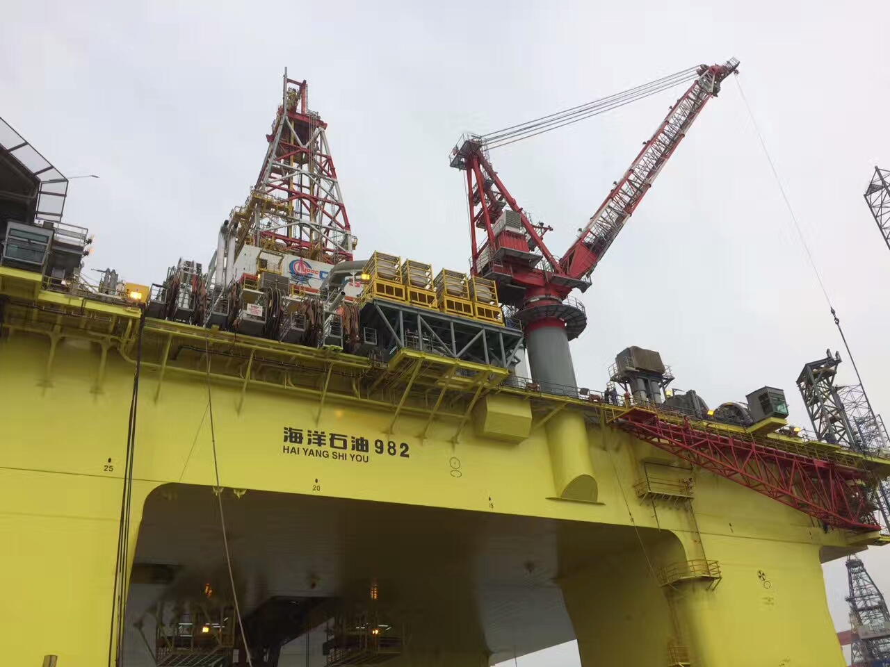 大船海工周三交付深水半潜平台“海洋石油982” | SinorigOffshore