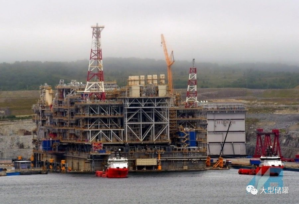 ALNG 2项目GBS 1号平台运抵项目现场 | SinorigOffshore